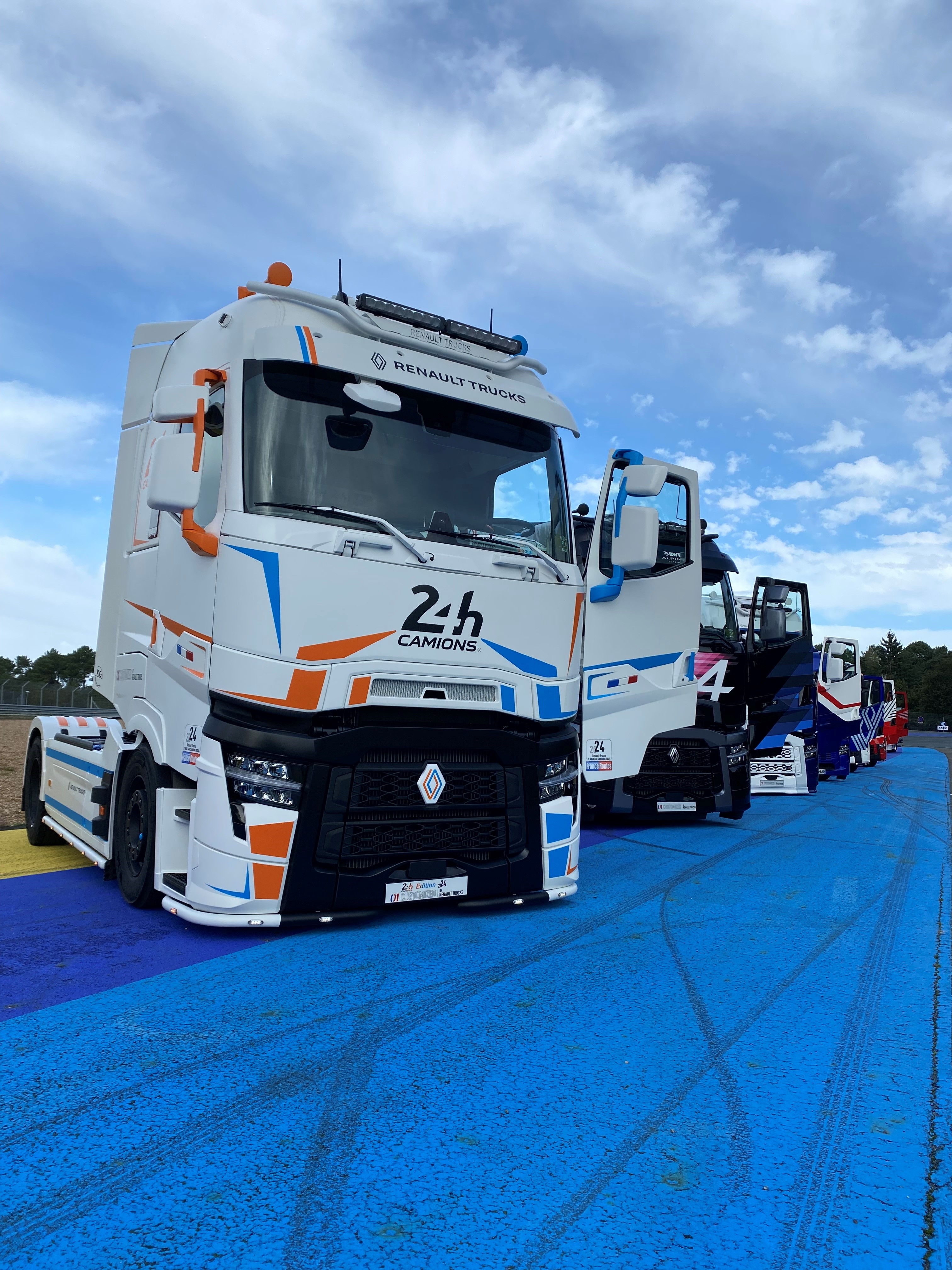 Camion Renault Trucks customisé : personnalisation de véhicules Renault ...