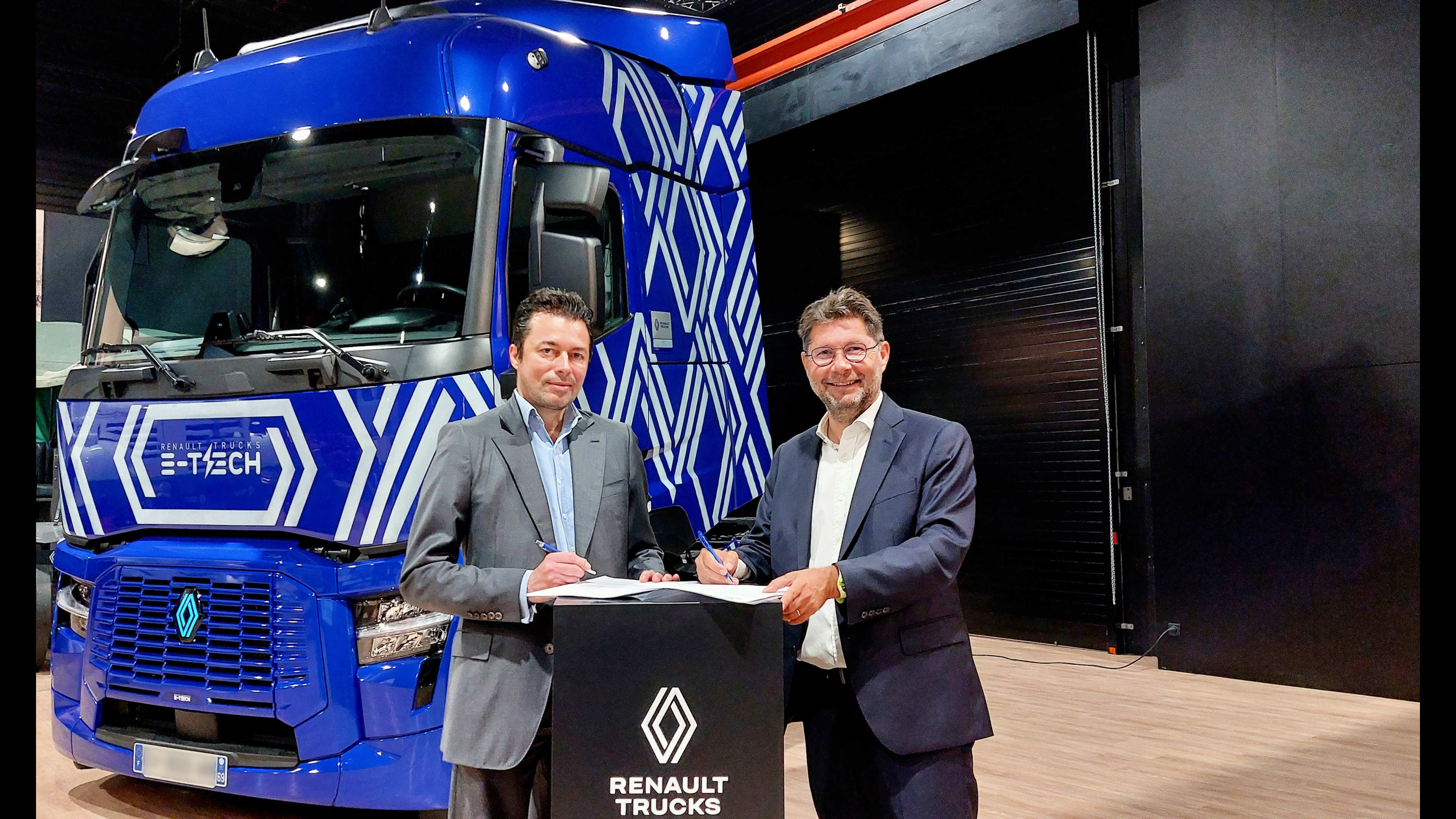 Décarbonation du transport : Renault Trucks signe un accord stratégique ...