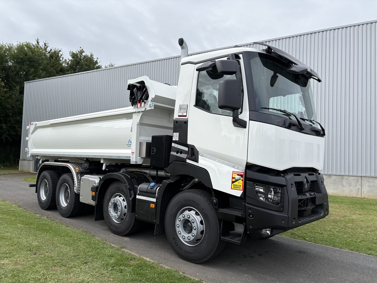 C P8X4 OFF ROAD 13L E6 stock trucks | C | Renault Trucks France