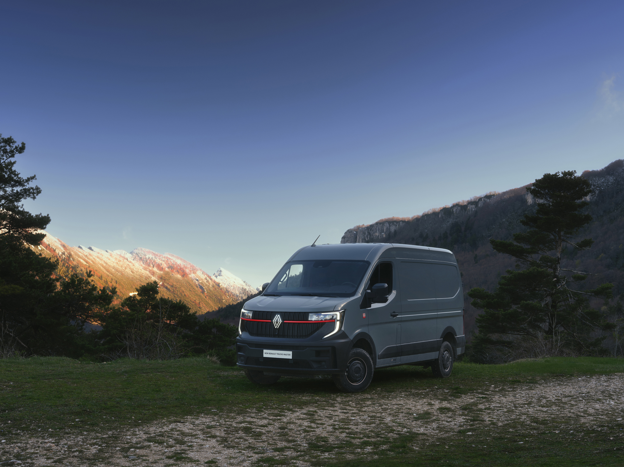 Renault Trucks renforce sa gamme d’utilitaires avec les Renault Trucks ...